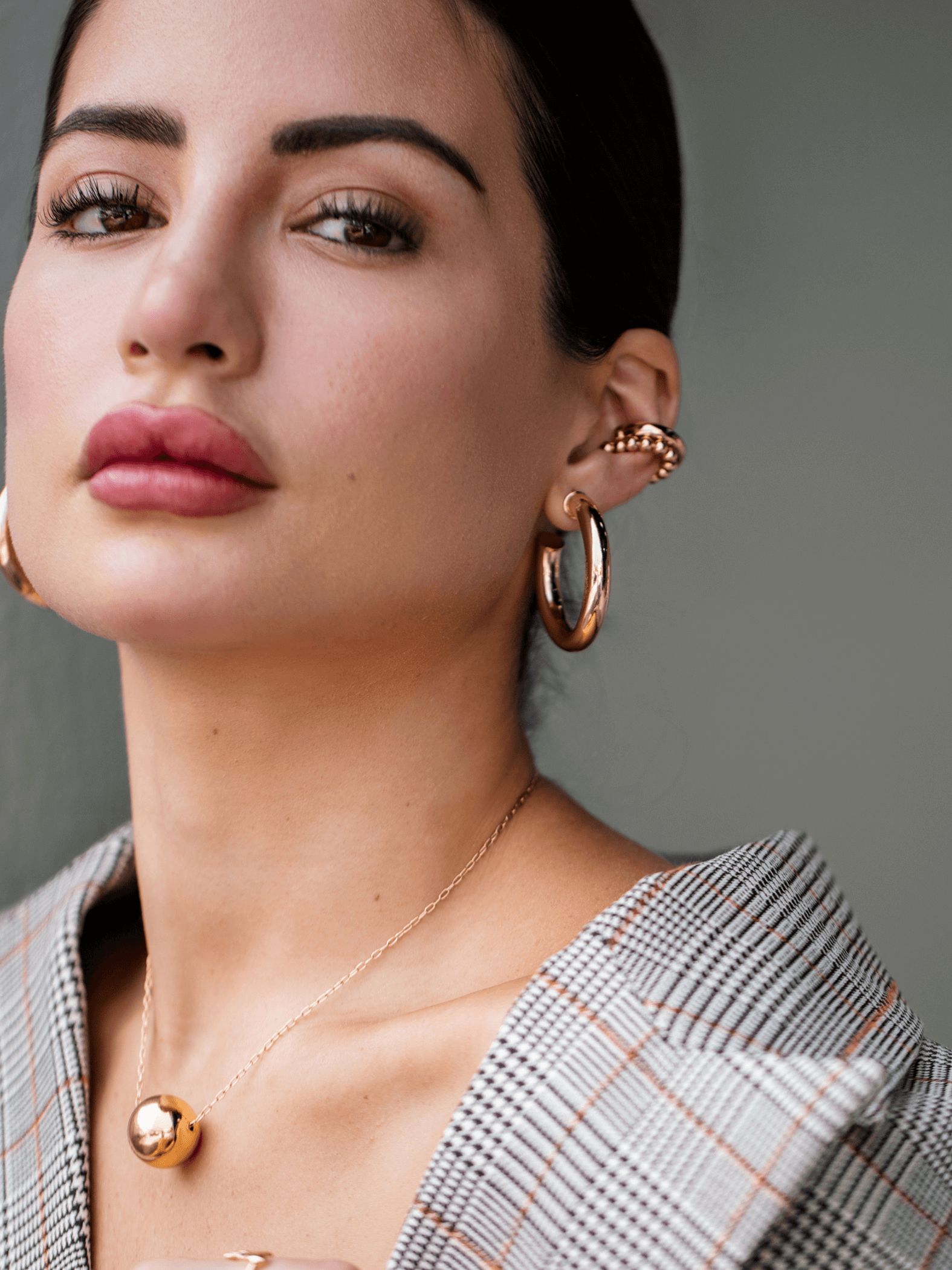 Single Golden Orb Choker - Jewelry Pieces | MCHARMS